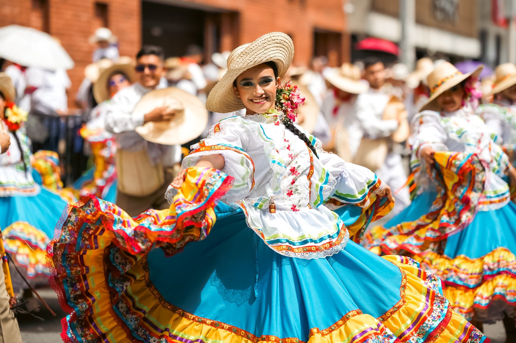 🇨🇴 Ibagué vive la magia del Festival Folclórico Colombiano y se prepara ...